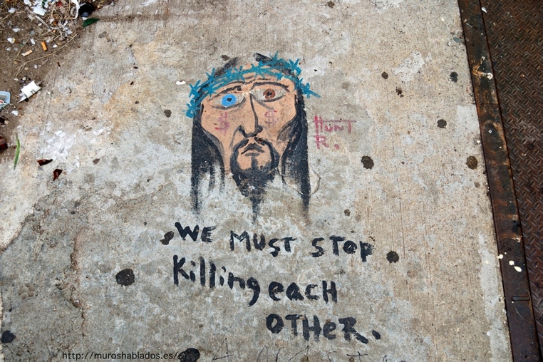 We must stop killing each other | Muros hablados